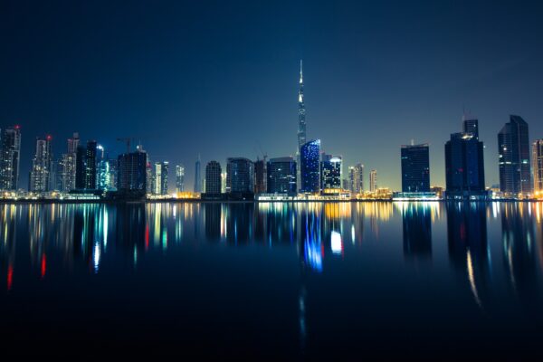 Smart-grid based hybrid wind-solar project goes online in Dubai – pv ...