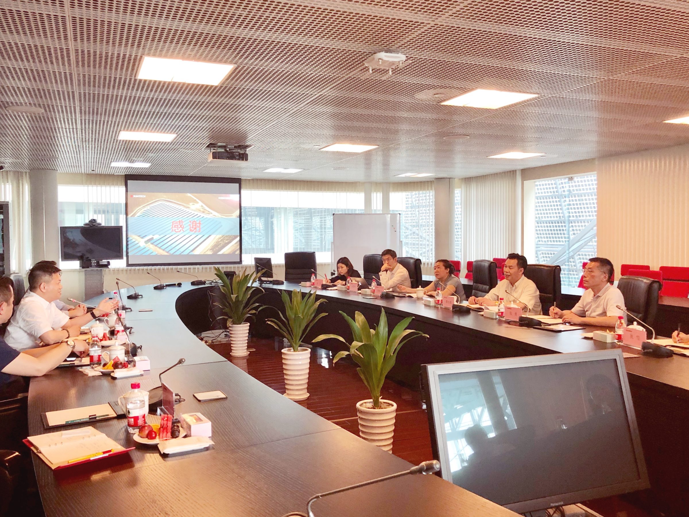 Suntech Receiving a Visit by the Shareholding Directors of SINOSURE ...