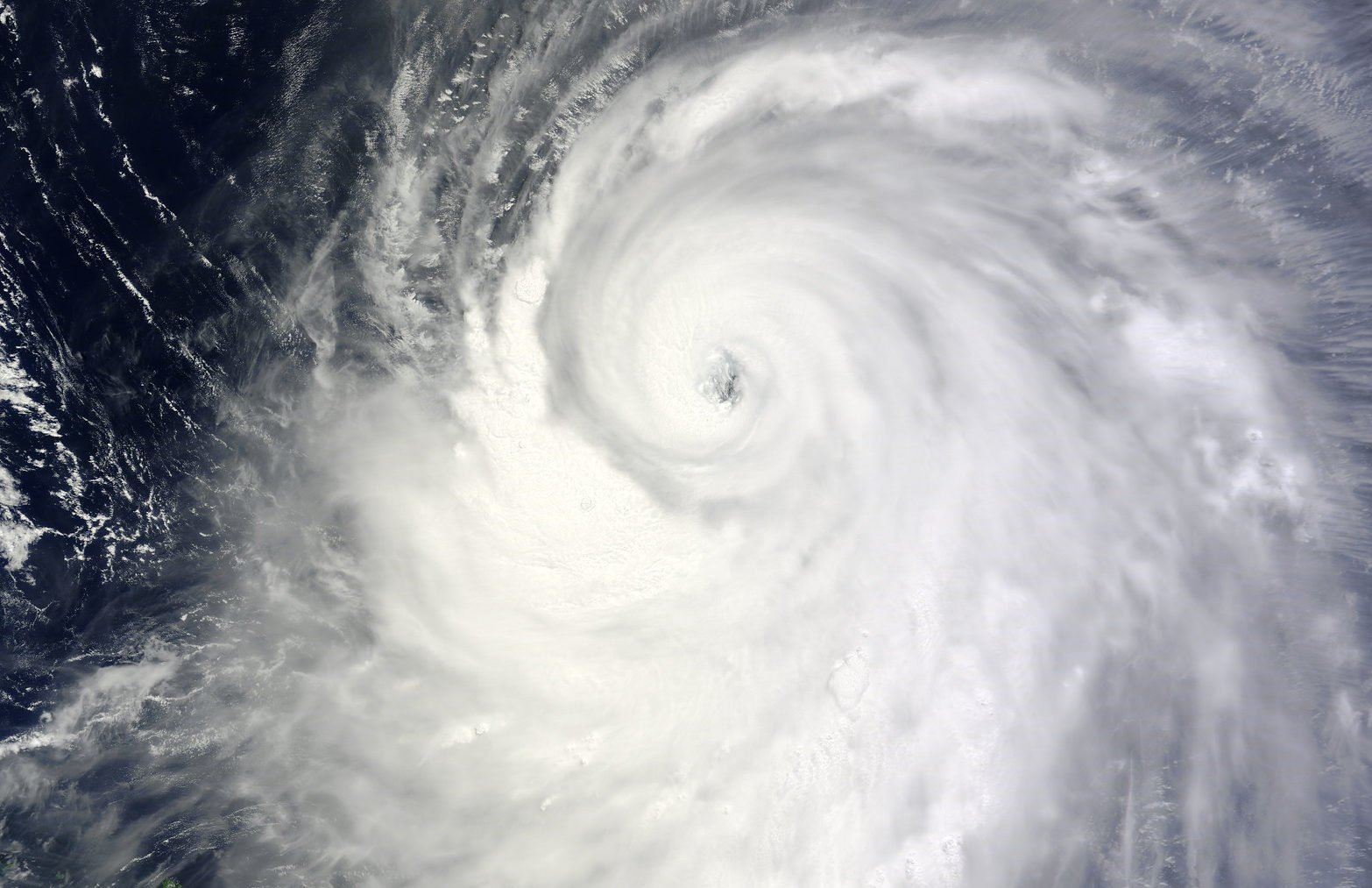 Japan’s largest floating PV plant catches fire after Typhoon Faxai ...