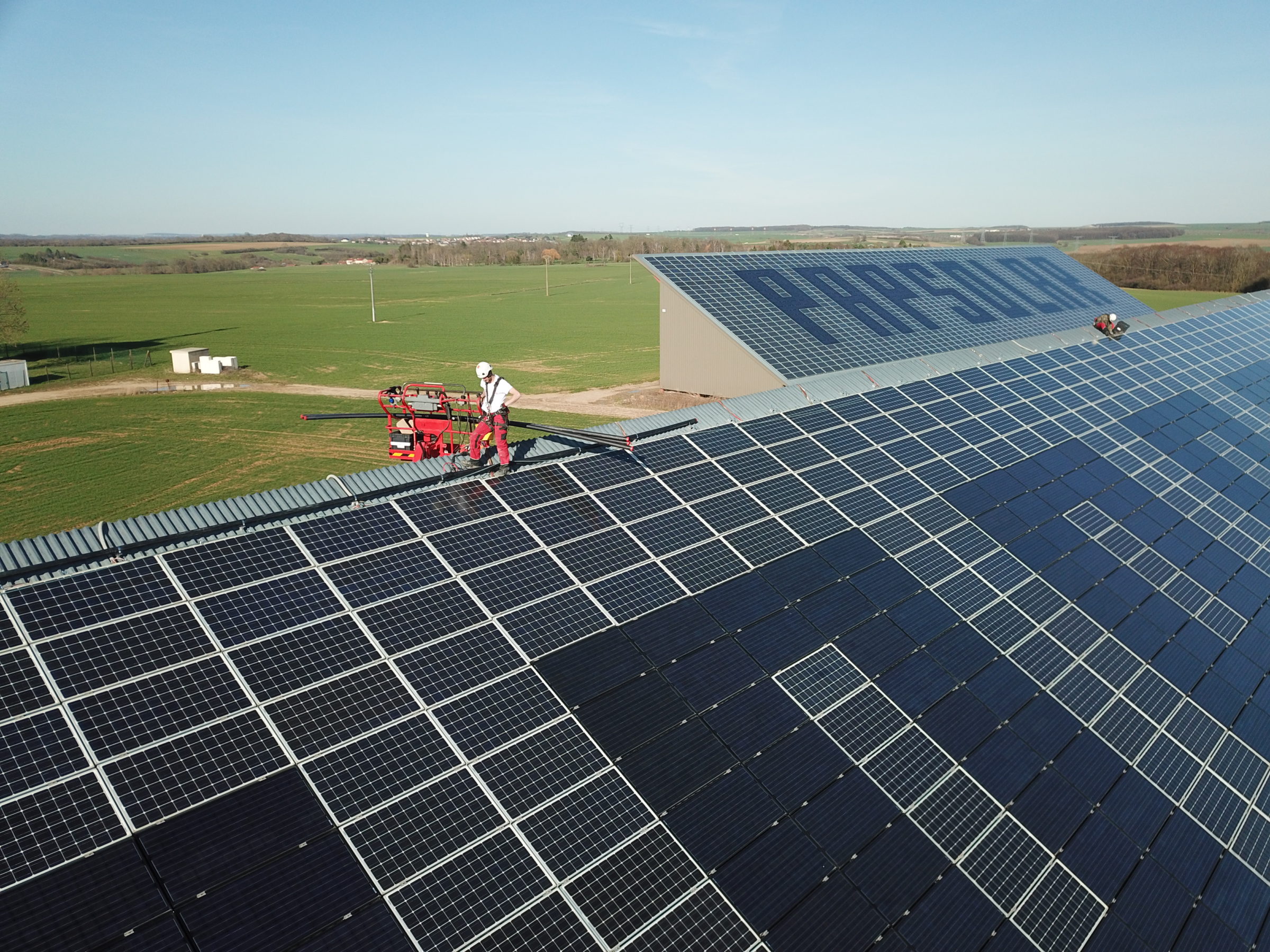 Cooling down PV panels with water – pv magazine International