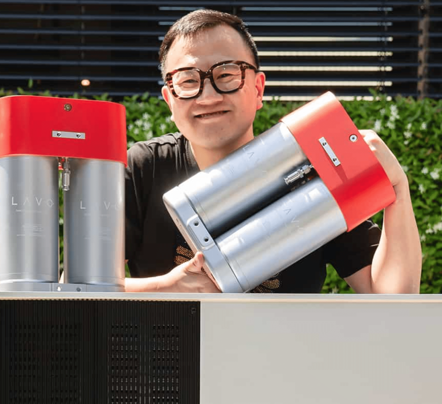 Iconic investor signs up for world-first domestic hydrogen battery in ...