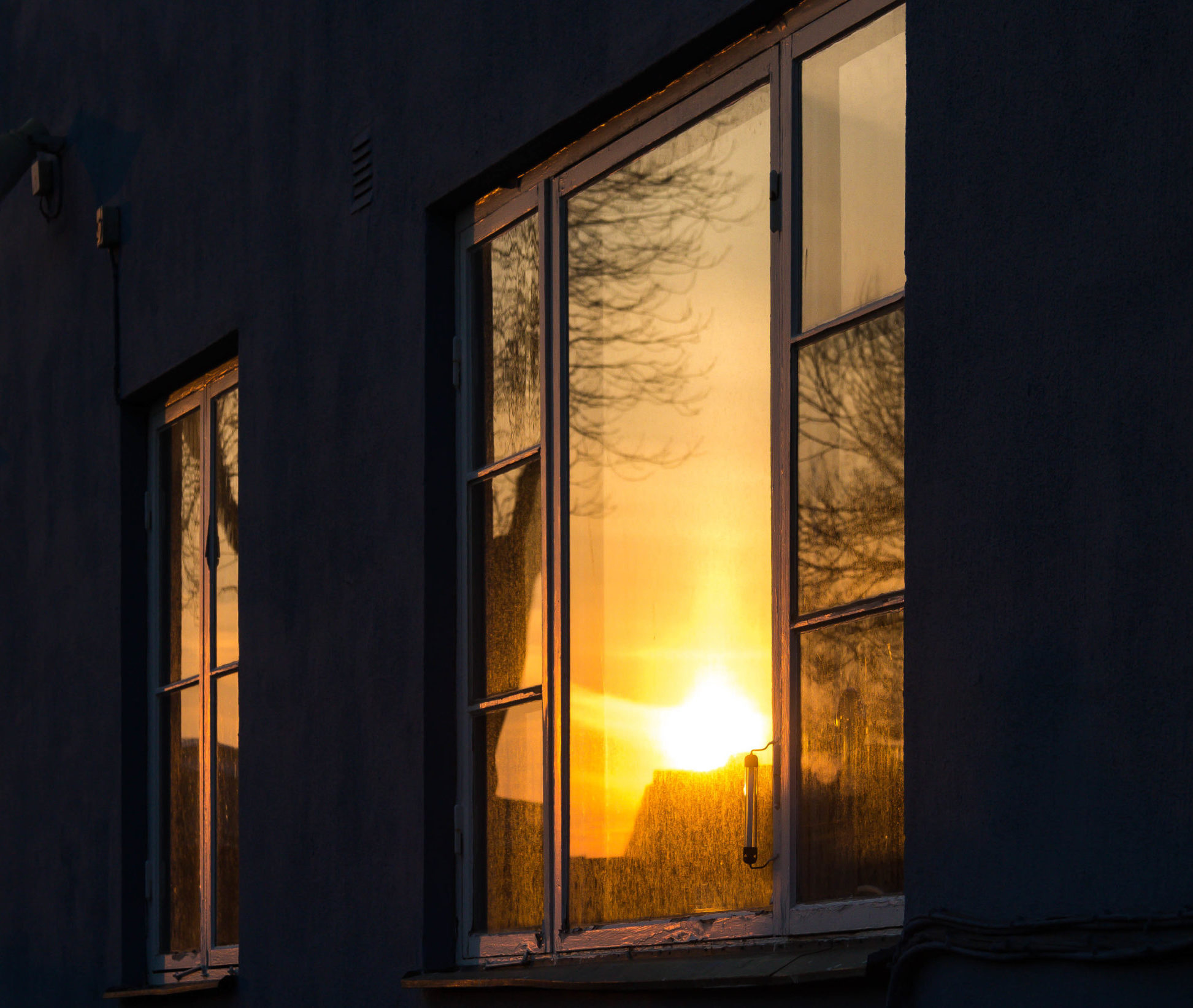 Ever heard of photovoltachromics, the new tech for solar windows? – pv ...