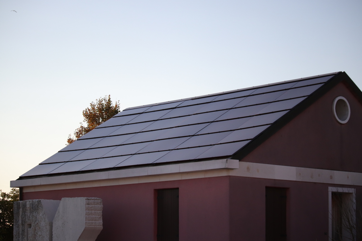 Solar tiles for roof coatings, shelters, facades – pv magazine ...