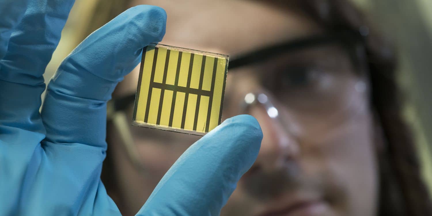 Established thin film processing for 18%-efficient perovskite mini ...