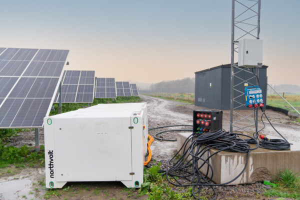 Mobile storage for diesel-free solar plant construction – pv magazine ...