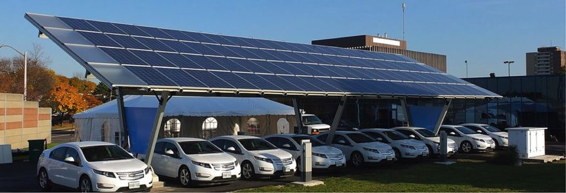 Solar-covered parking lots offer multiple benefits – pv magazine ...