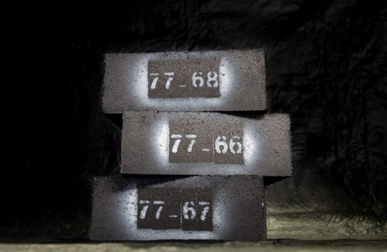 Storing renewable energy with thermal blocks made of aluminum, graphite ...