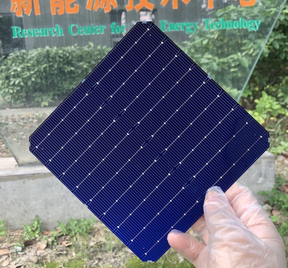 Heterojunction solar cell with 25.18% efficiency, 85.42% fill factor ...