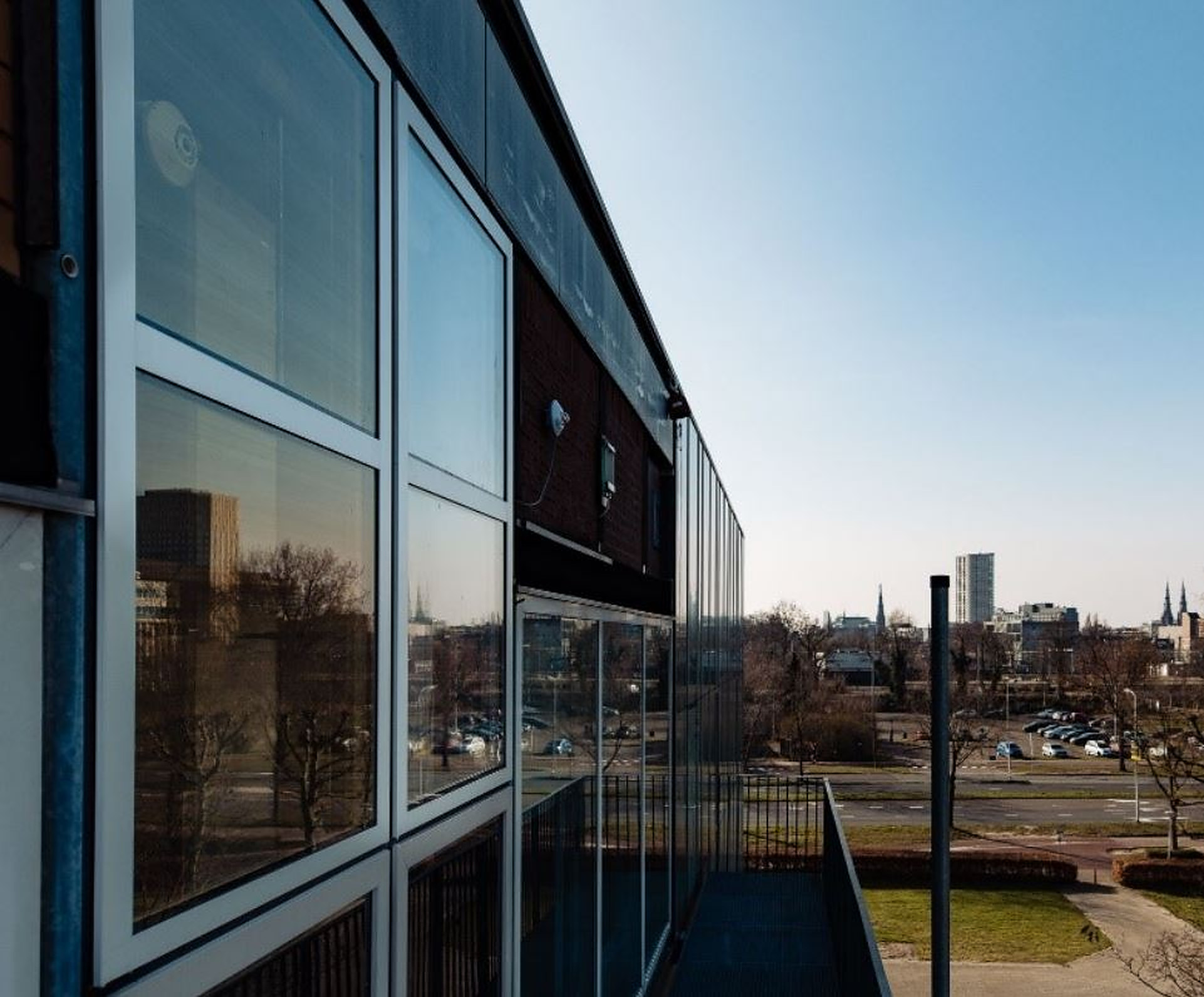 Smart solar window based on thermochromic laminate – pv magazine ...