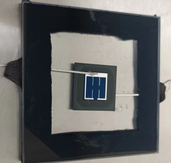 Perovskite-silicon tandem single-cell solar module with 26.2% ...