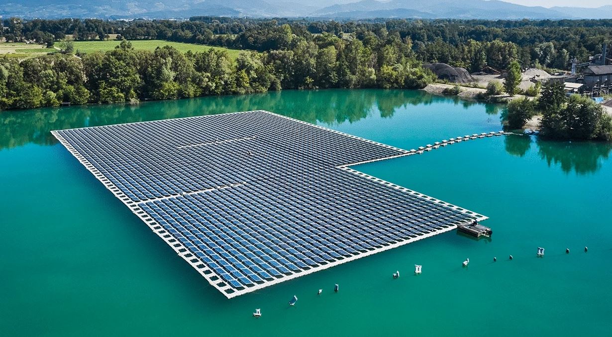 Impact of floating photovoltaics on thermal characteristics of lakes ...