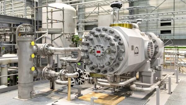 MAN Energy installs world’s largest seawater CO2 heat pump in Denmark ...