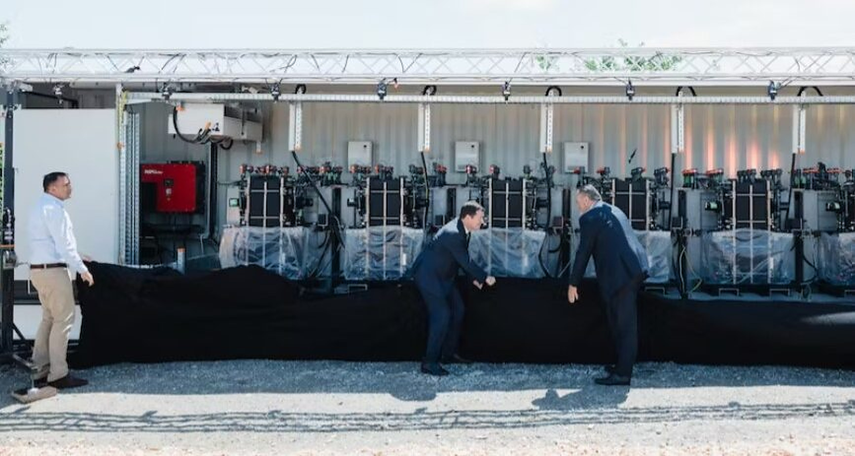 Austrian utility starts building 300 MWh organic flow battery project ...