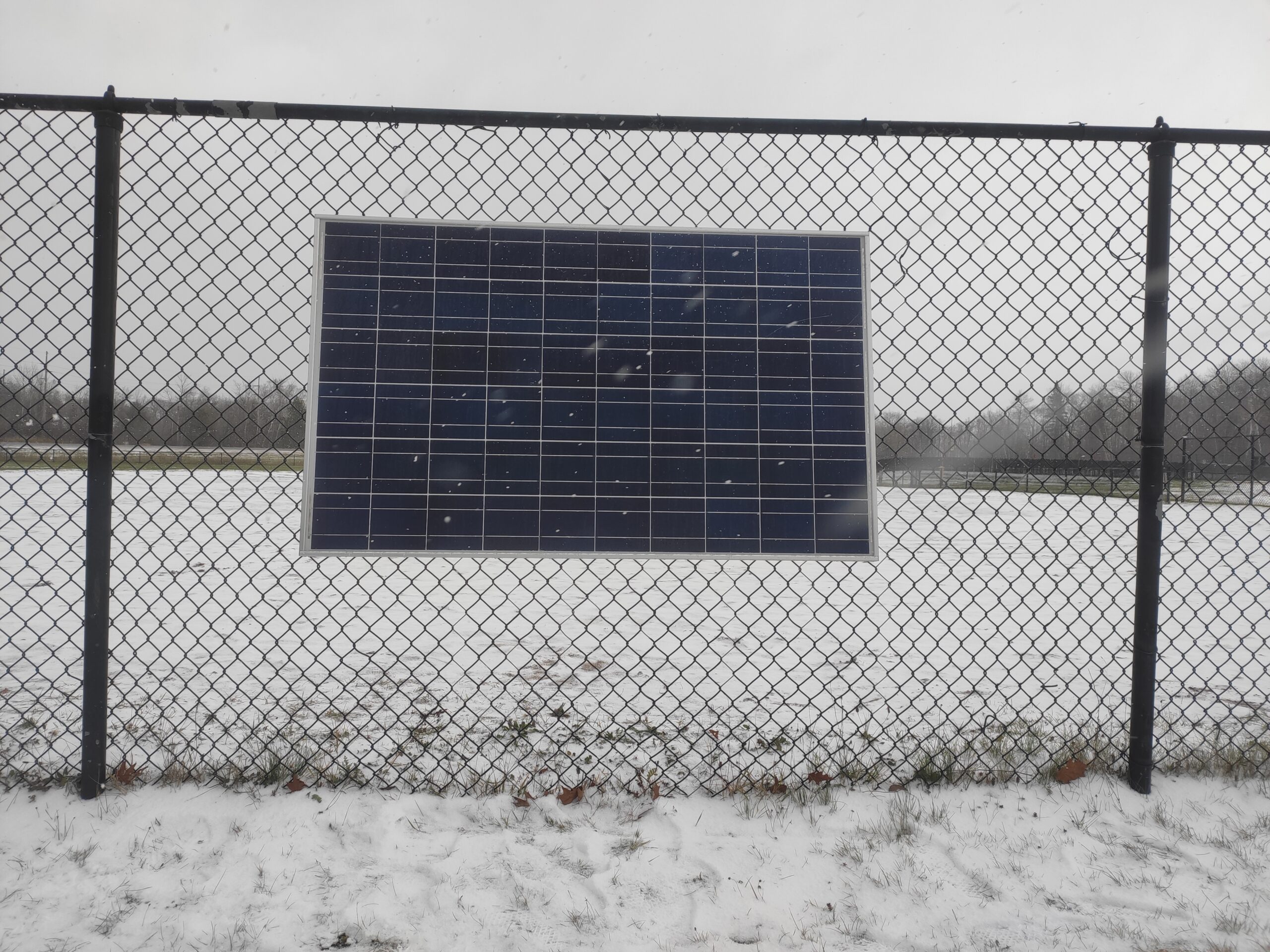 Using existing fences as near-zero-cost racking solution for PV ...