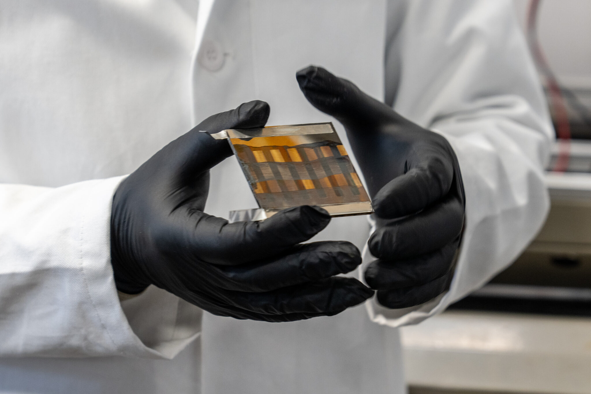 Commercial perovskites imminent – pv magazine International