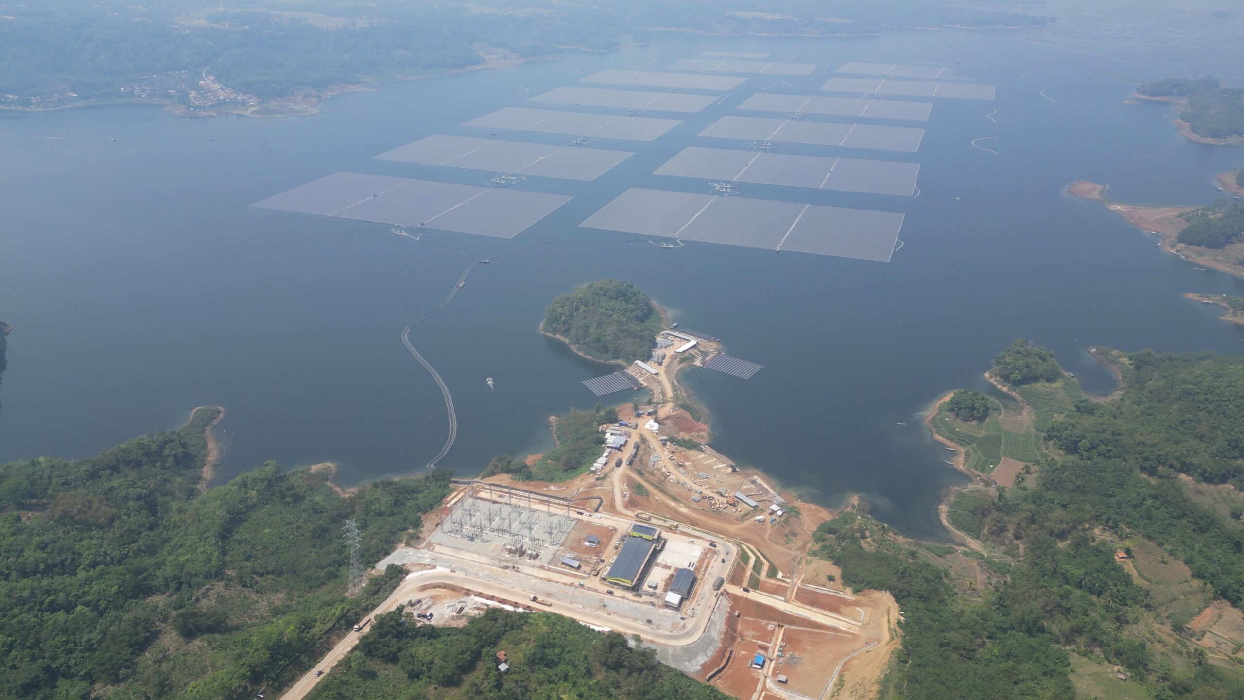 Indonesia’s largest floating solar plant to expand to 500 MW – pv ...