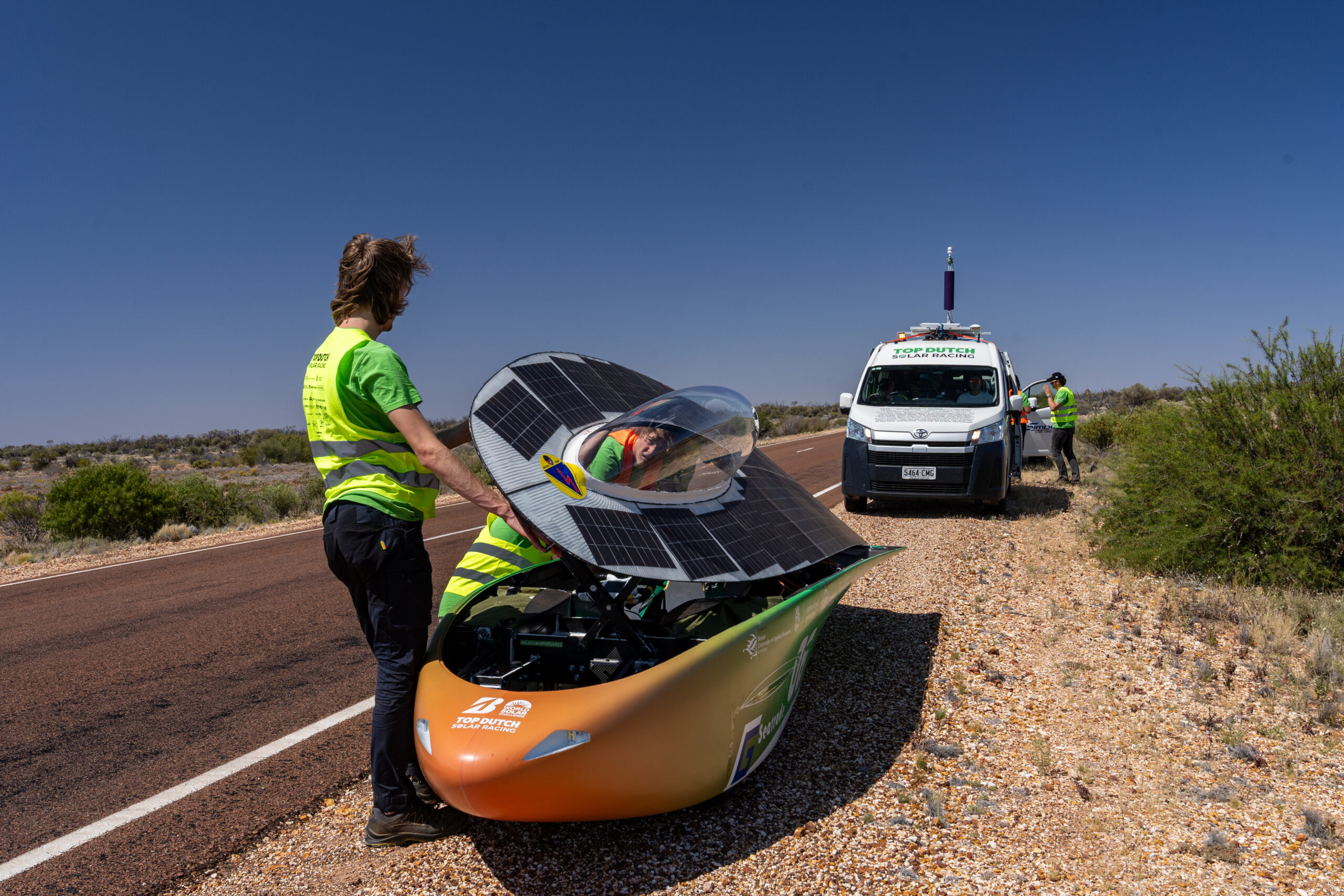 Perovskite-silicon tandem tech from Oxford PV tested in solar race car ...