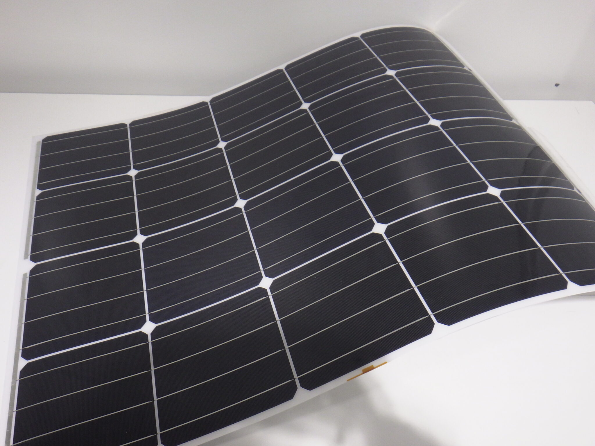 Japanese scientists design flexible crystalline silicon solar modules ...