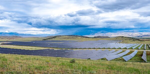 Quiet shift from central to string inverters in utility-scale solar ...