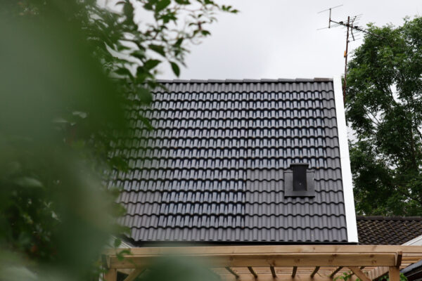 Midsummer, Soprasolar partner on solar cell-integrated roof material ...