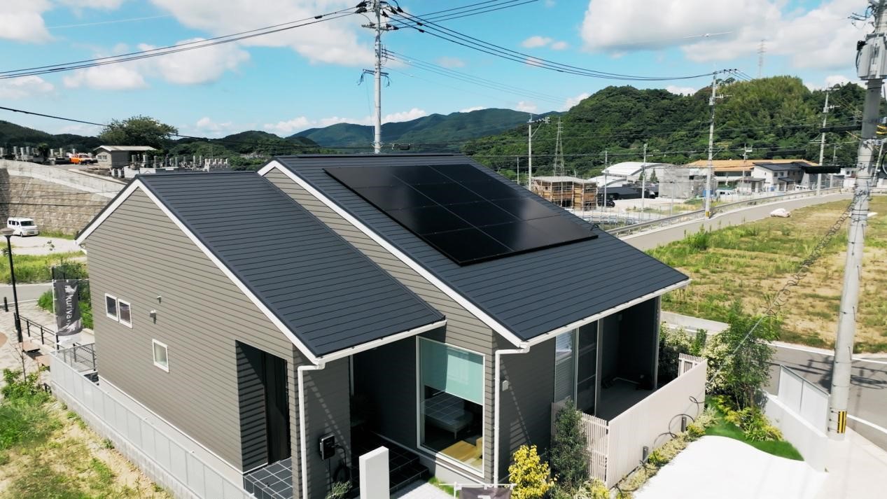 LONGi’s Full-Black Solar Panels Bring New Living Experience to ...
