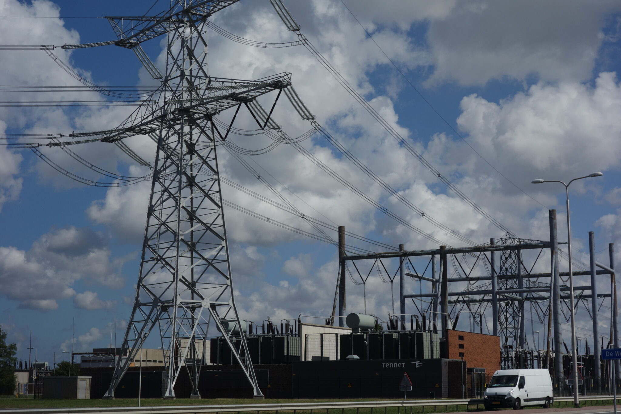 Dutch grid operators propose limitation contracts to free up 880 MW of ...