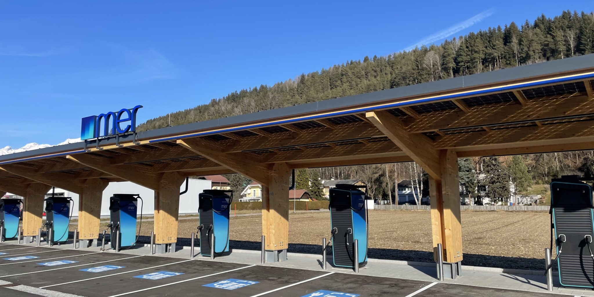 Timber PV canopy for EV charging station in Austria – pv magazine ...