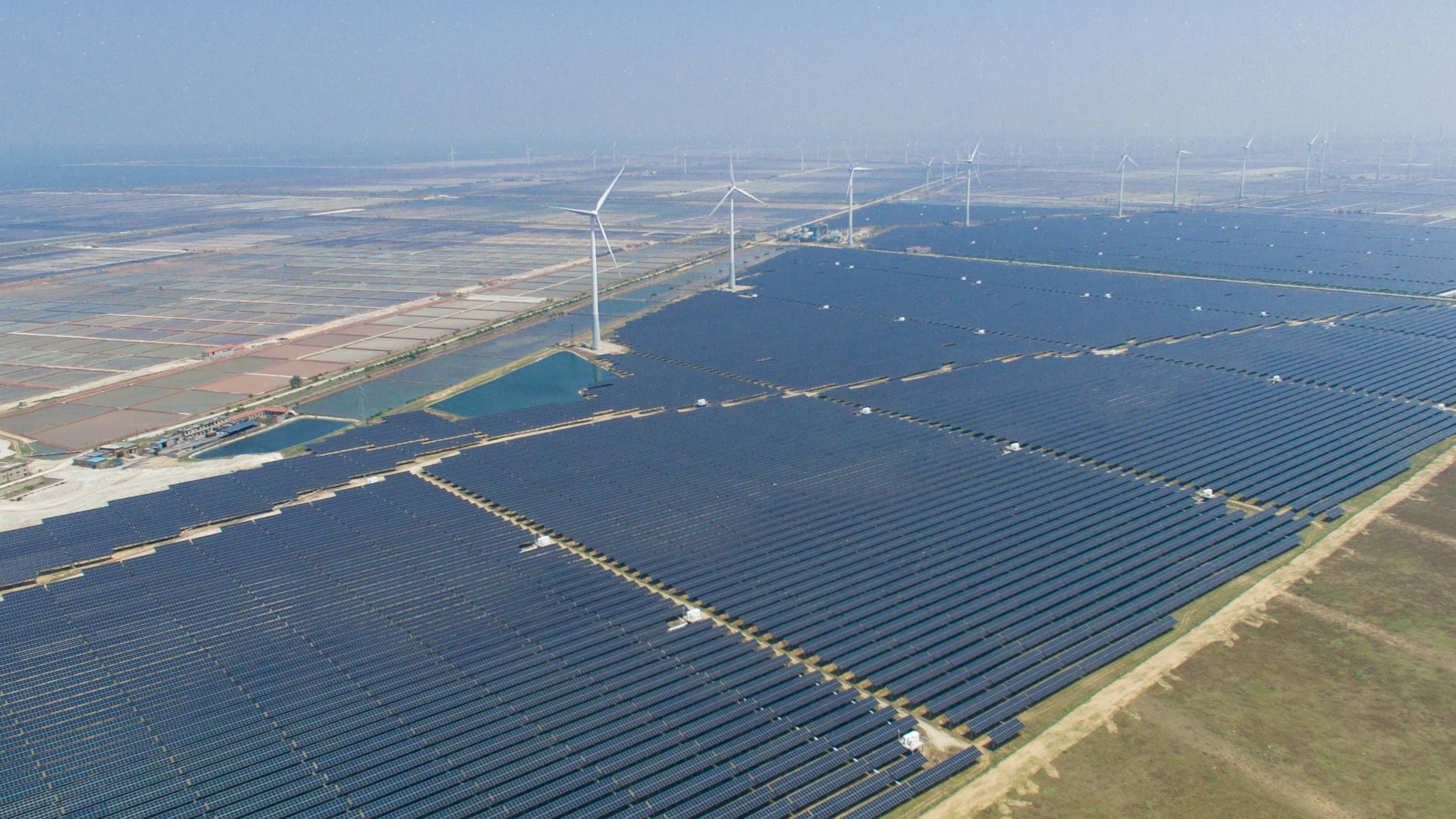 Huadian, PowerChina switch on 1 GW of solar on salt-alkali tidal flats ...