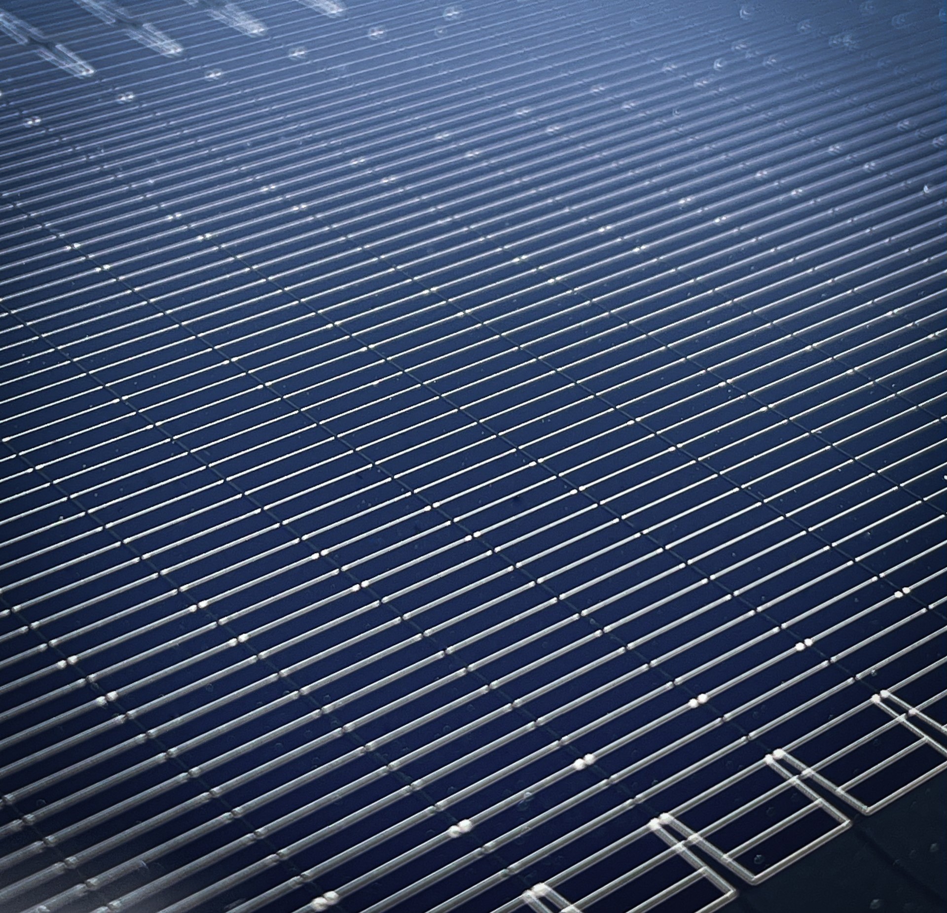 Low-temperature solar cell interconnection tech based on conductive ...