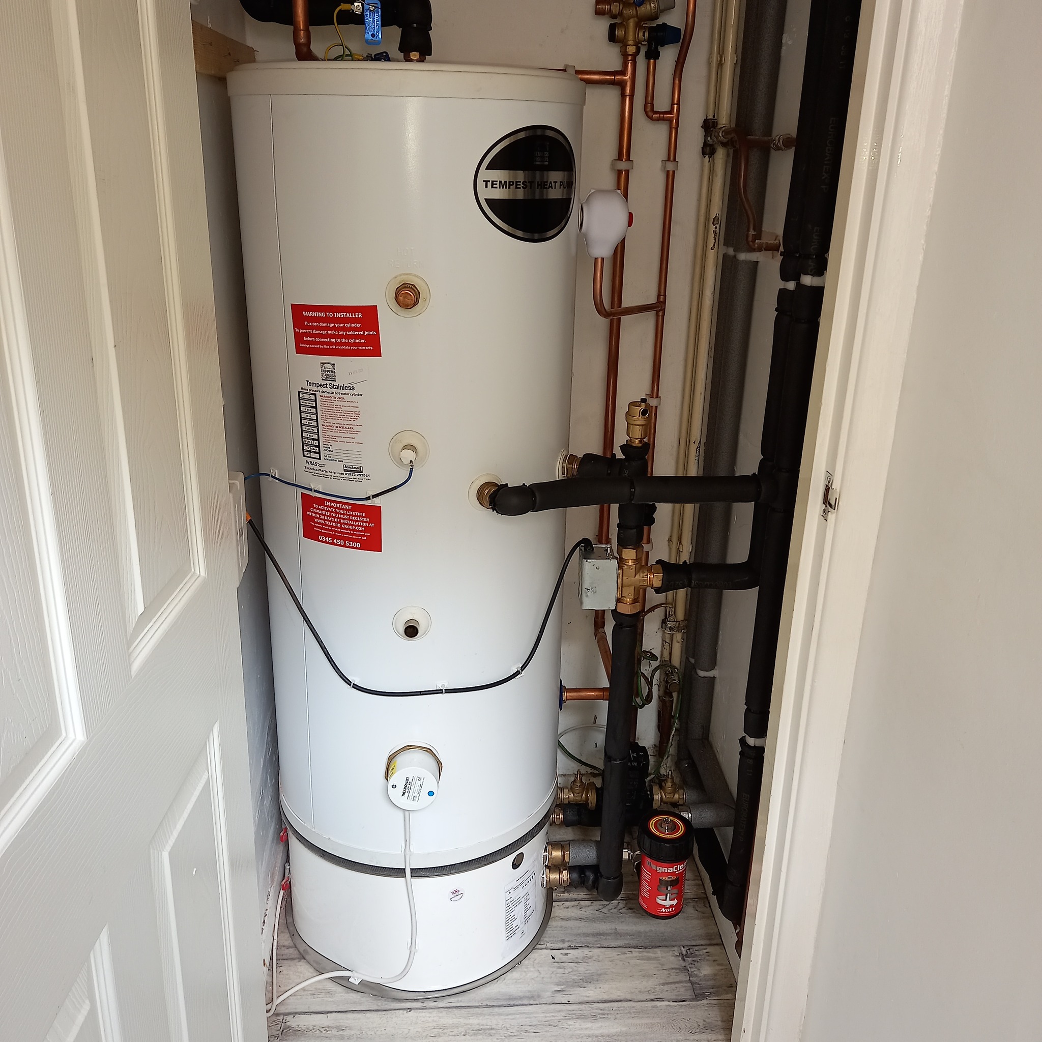 Hewer launches pre-assembled unit for heat pump retrofit, installation ...