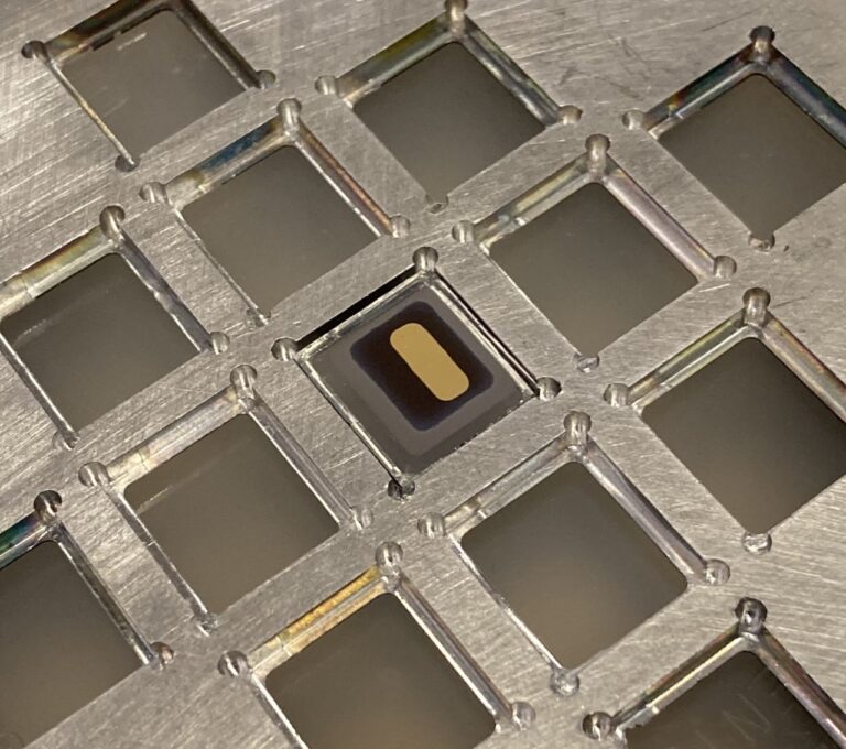 New research sheds light on voltage deficit in selenium solar cells ...