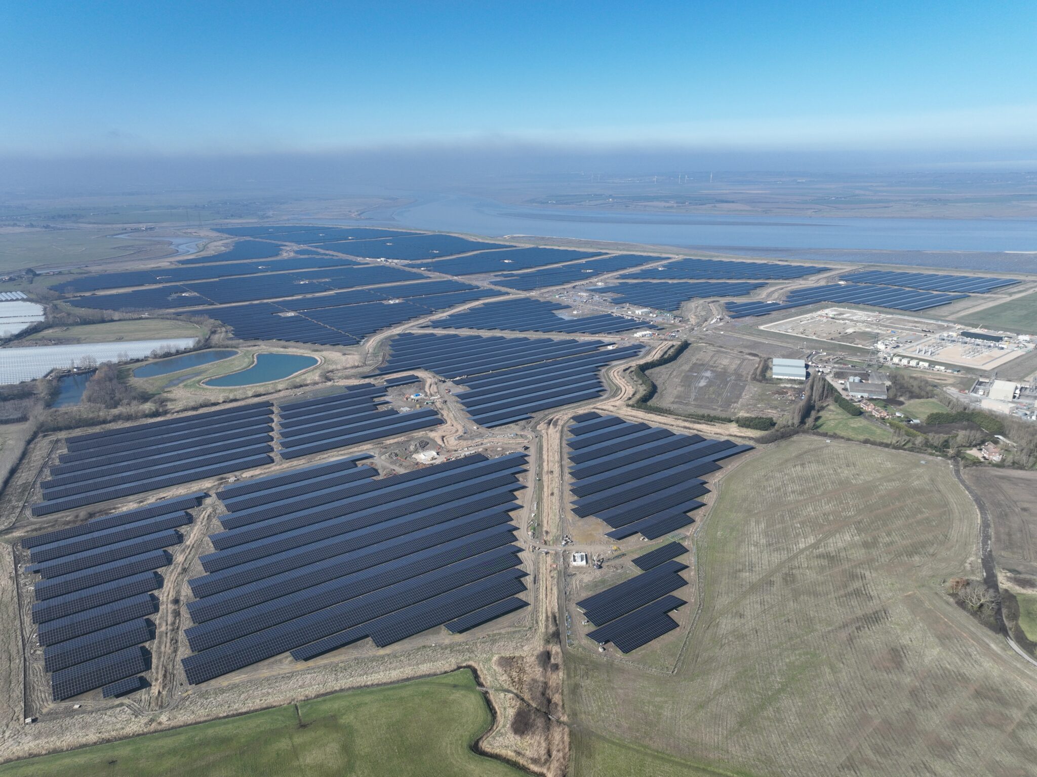 Largest UK solar plant goes online – pv magazine International