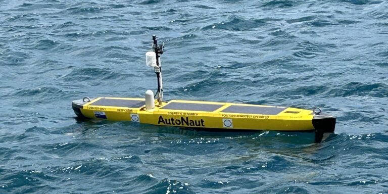 Solar, wave-powered uncrewed vehicle for marine monitoring – pv ...