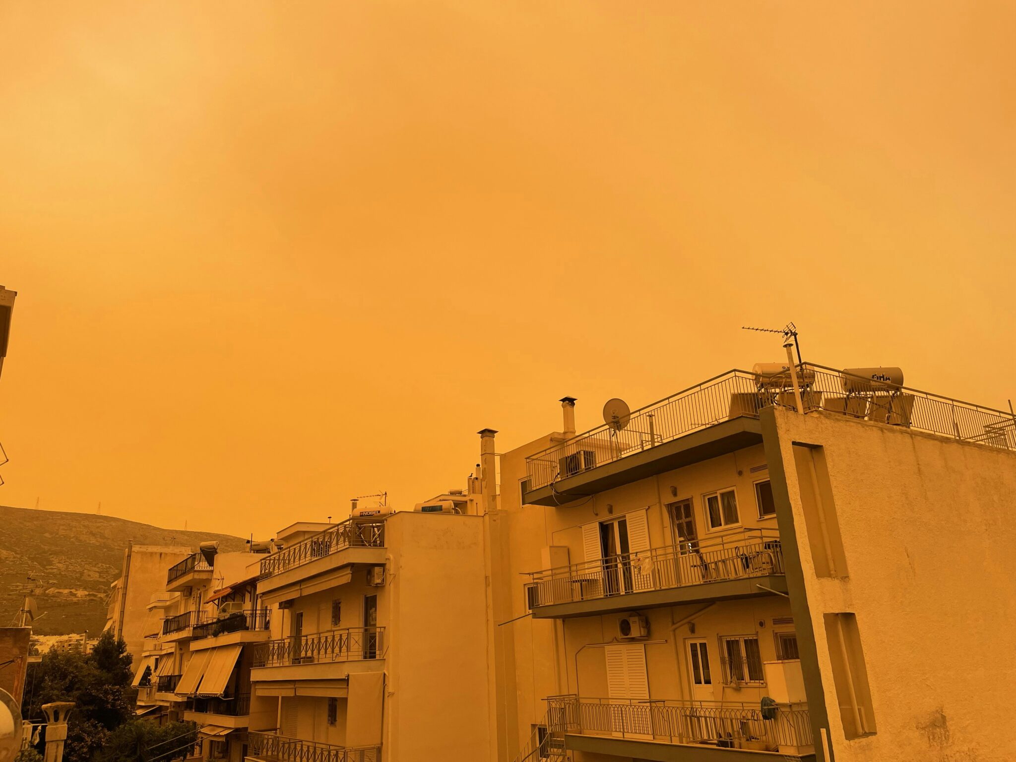 Saharan dust events can reduce PV power output in Mediterranean area by ...
